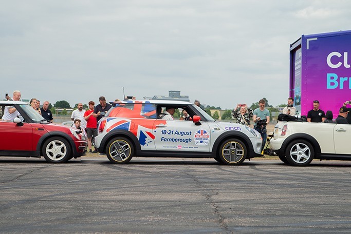 MINI GUINNESS WORLD RECORDS #2. 좁은 평행주차 : 네이버 블로그