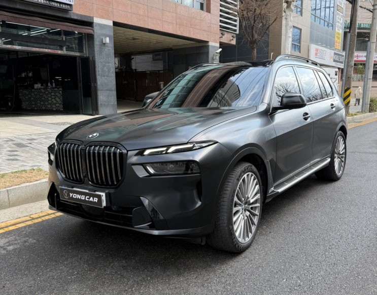 BMW X7 DPE 모델의 최초 올블랙!? 용카의 기술로 만들어낸 명작입니다. 안양 안산 랩핑. : 네이버 블로그