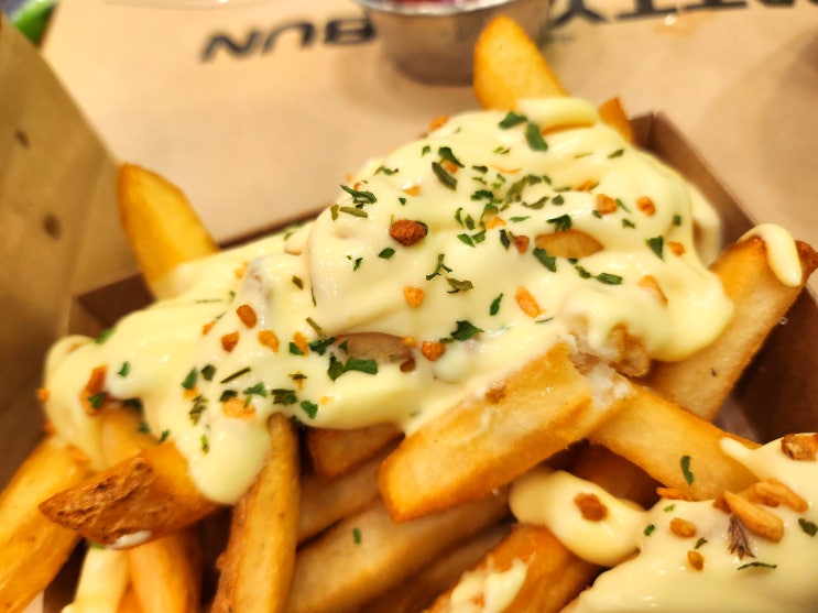 구리 롯데백화점 맛집 패티 바이 번 육즙의 미트 칠리버거 : 네이버 블로그