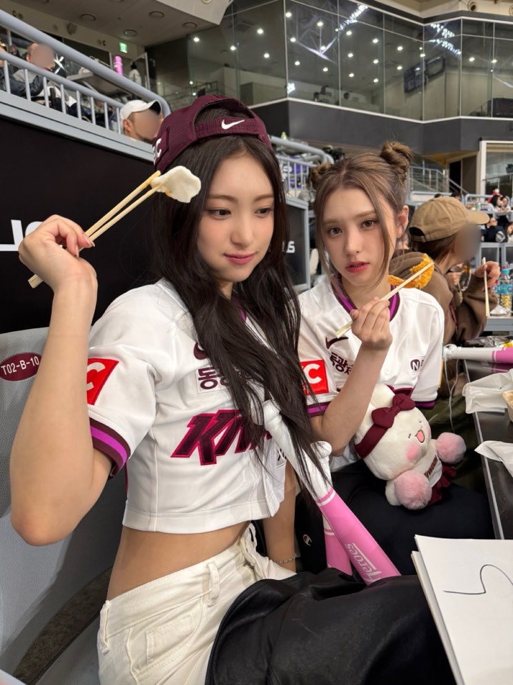 2025 한국프로야구(KBO) 4월: 여자 아이돌 시구·시타·공연 정보 : 네이버 블로그