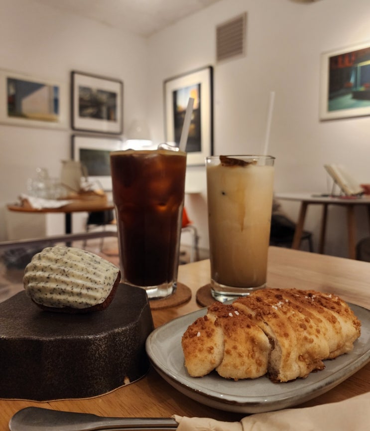 증산동카페, 역대급 분위기! 커피+디저트 동시맛집 "아트오브커피(Art of Coffee)" : 네이버 블로그