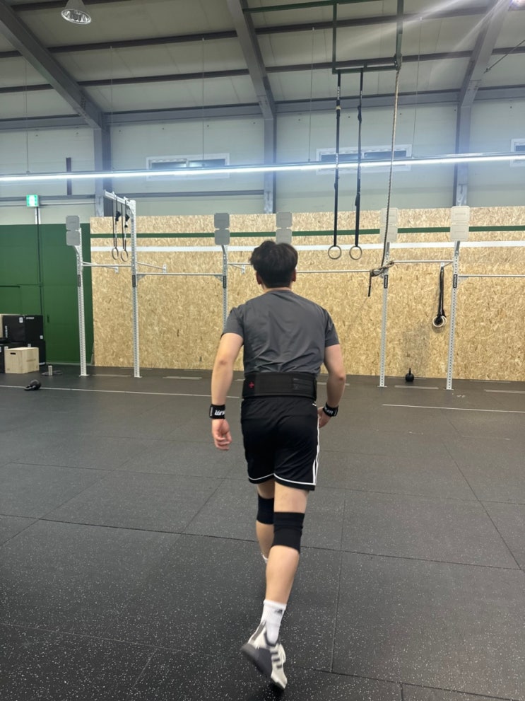 25.4.9 (Shuttle run, Kettlebell swing, Air squat) : 네이버 블로그