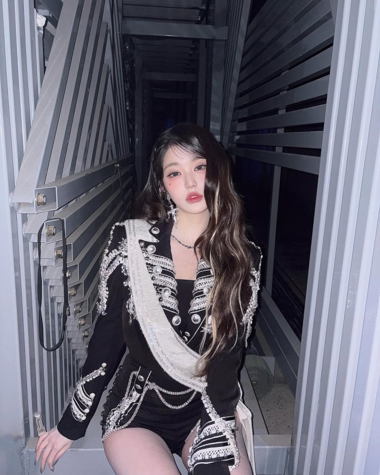 [IVE 아이브]250409 장원영 SNS 모음 : 네이버 블로그