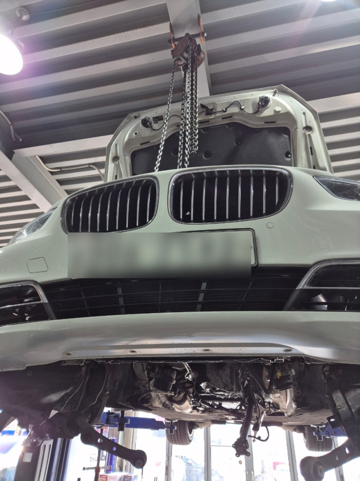 BMW 5GT F07 #엔진오일누유 #엔진오일팬가스켓교환 : 네이버 블로그