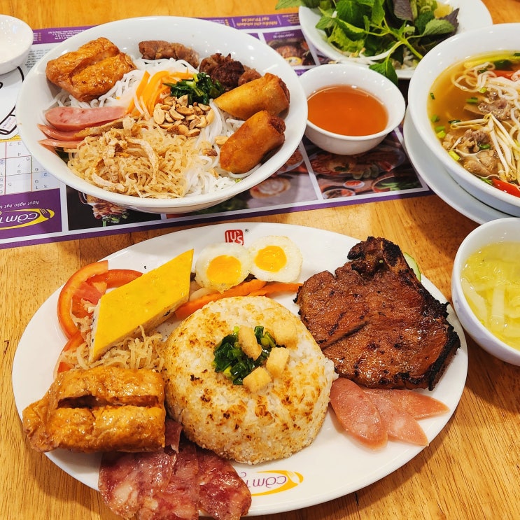 호치민 1군 현지 껌땀 맛집 Com Tam Cali 응우옌 후에 광장 식당 : 네이버 블로그