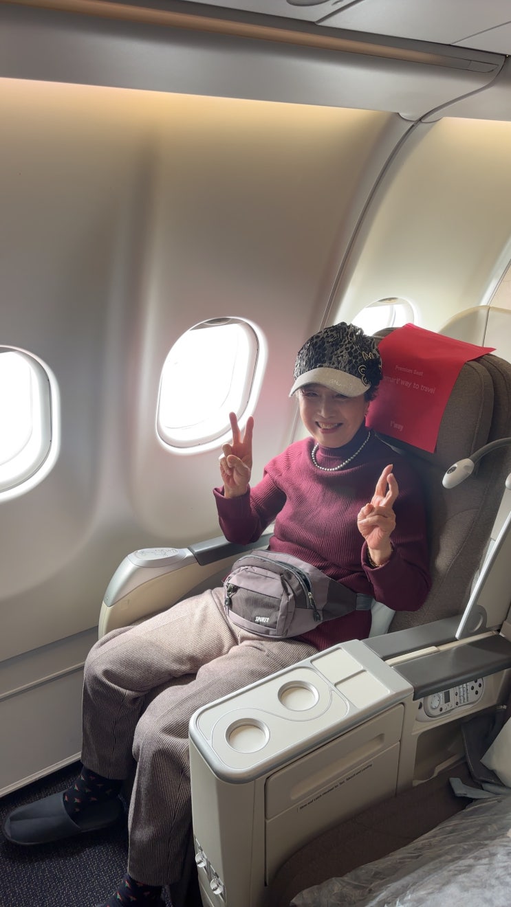 [스페인/바르셀로나] 80대 할머니, 엄마와 티웨이 타고 바르셀로나 여행. (TW407, 티웨이항공 비즈니스 후기) : 네이버 블로그