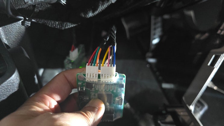 편리한 것은 신차에도 해보자?! 카니발 KA4 PE HEV(하이브리드 차량에) 근접도어 모듈 및 통합 모듈 장착하기(워크 어웨이 락 기능) : 네이버 블로그