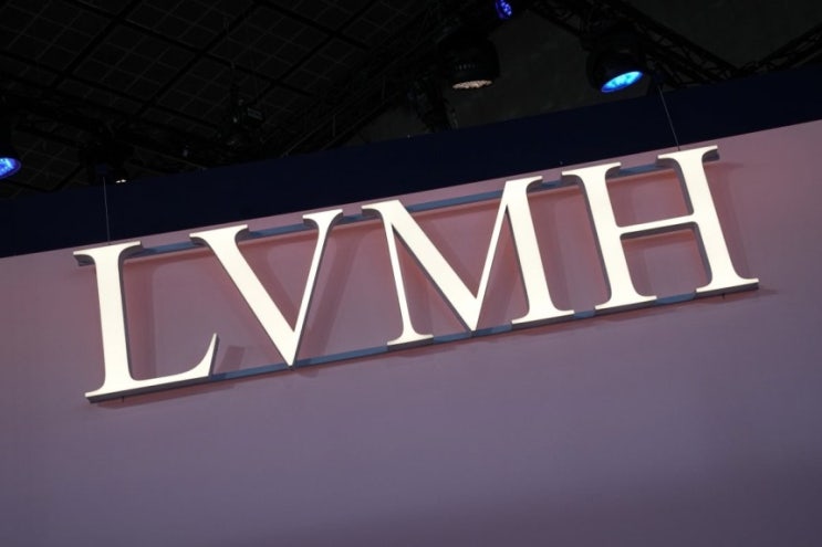 명품 1인자 LVMH, 1분기 실적 부진…관세 공포까지 덮친다 : 네이버 블로그