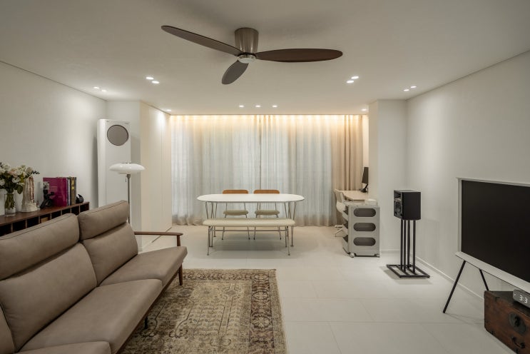 31PY _ 모던과 클래식의 조화가 잘 이룬 인테리어 : 네이버 블로그