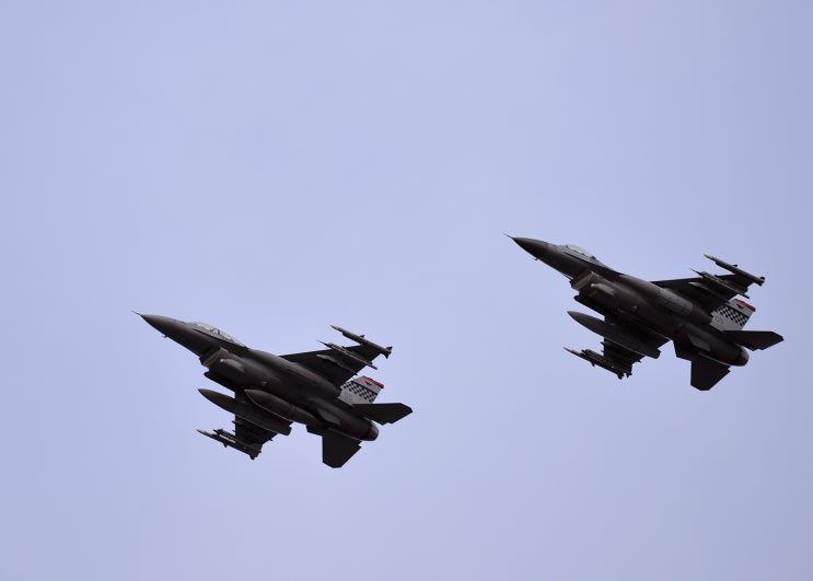 HTS(Harm Targeting System) 장착한 주한미공군 F-16 전투기 & 2016년 레드 플래그 관련 사진 자료 ...