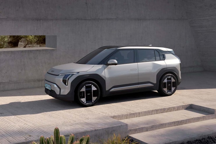 "BMW X3도 이겼다" 기아 EV3, 2025 세계 올해의 차 수상 : 네이버 블로그