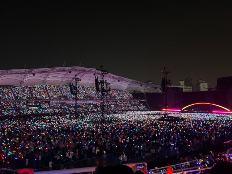 # 2025년 콜드플레이 콘서트 후기 (2층) # LIVE NATION PRESENTS COLDPLAY : MUSIC OF ...