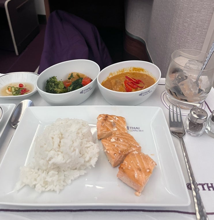 타이항공 비지니스 클래스 후기 + 기내식 TG659 | A350 타이에어 인천 방콕여행 : 네이버 블로그