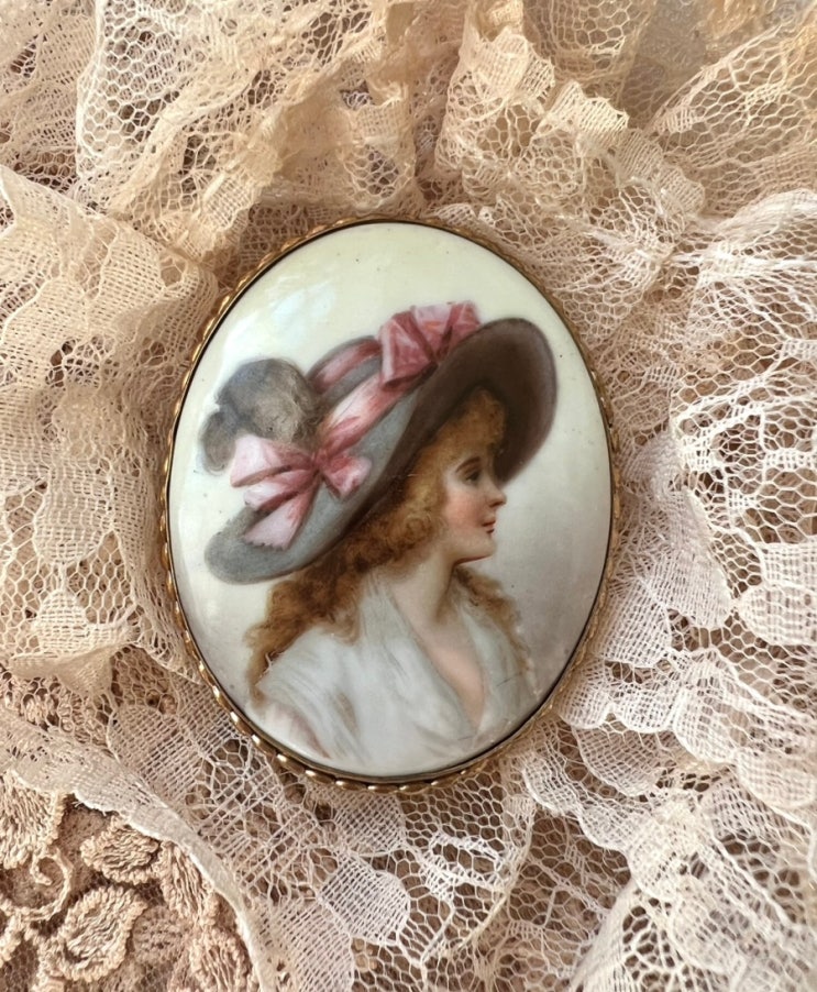 🤍 A lovely Victorian lady hand painted brooch 🤍 : 네이버 블로그
