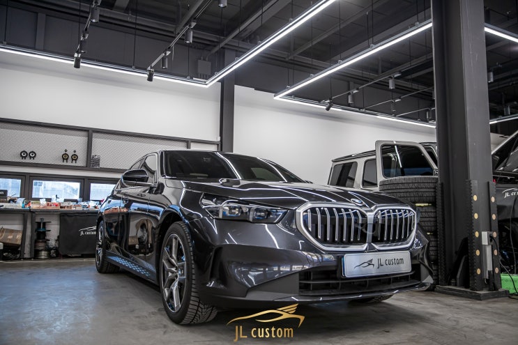 BMW 520i 베이스 빠진 아이코닉 글로우 추가 튜닝 : 네이버 블로그