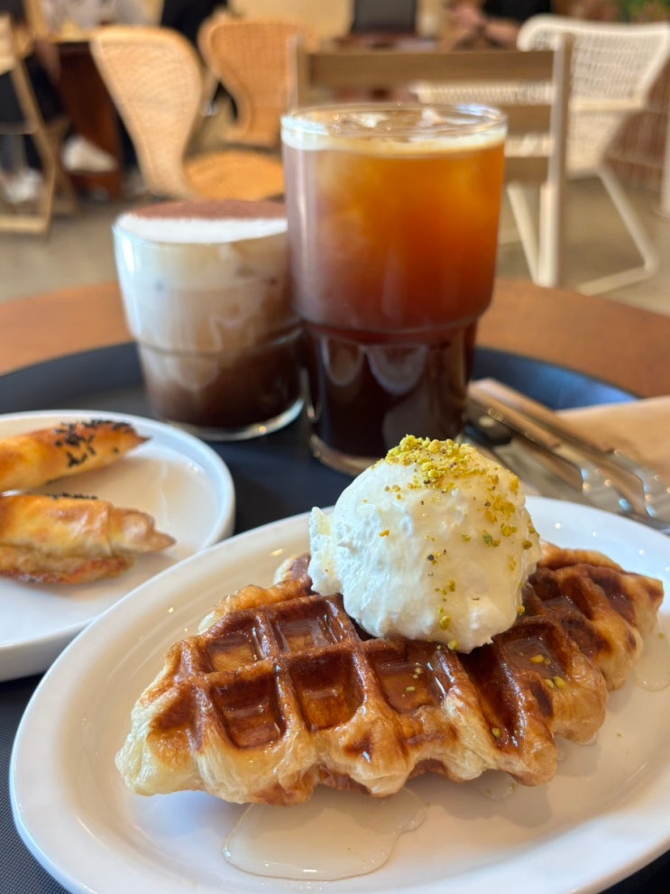 마곡동 디저트 맛집, 디저트에 진심인 “소카크(Sokak)”에서 카이막 크로플에 심쿵 : 네이버 블로그