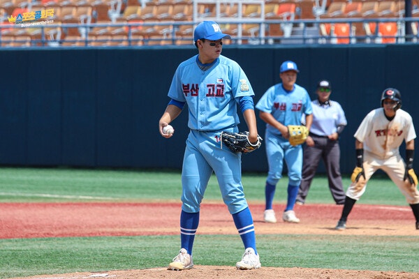 ‘149km’ 사이드암, 늦은 데뷔 이후 빠르게 안착 중인 삼성의 투수 유망주 천겸(KBO) : 네이버 블로그