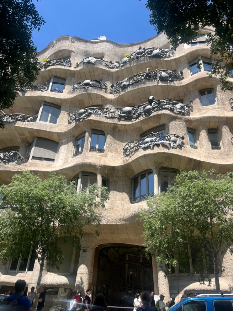 가우디 셀프 투어 후기(까사밀라, 사그라다 파밀리아, 까사 바트요) : 네이버 블로그