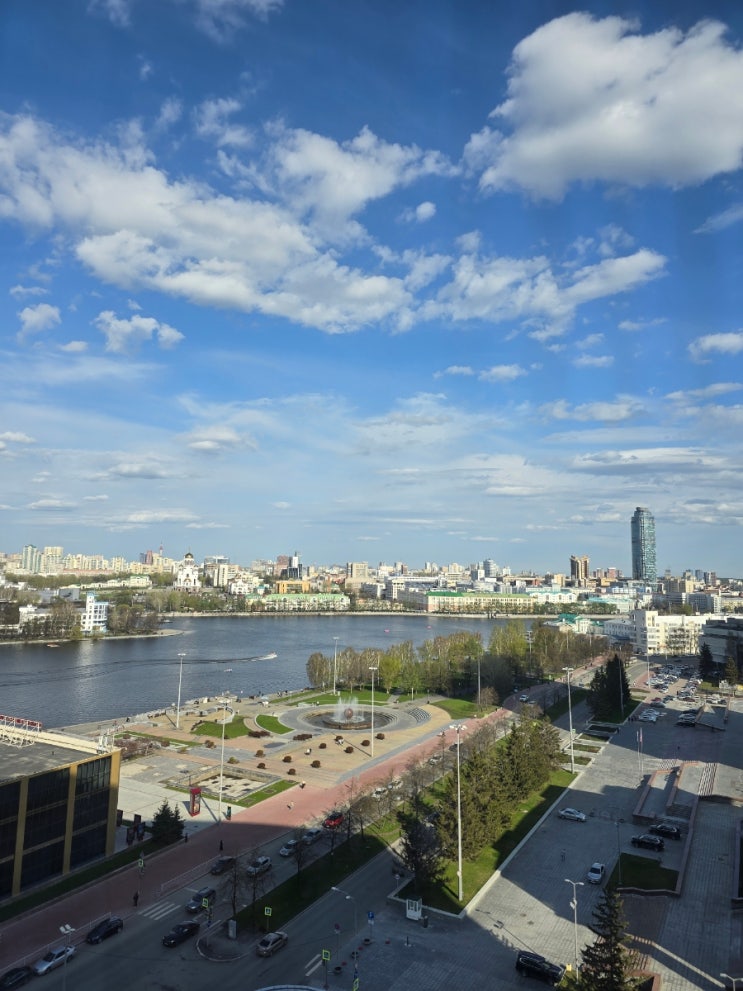 [러시아-예카테린부르크] 최애로 떠오른 SVX ️💙 존잘 캡틴과 함께라면 더할나위 없지~😻🎶 | 플라이 두바이 : 네이버 블로그