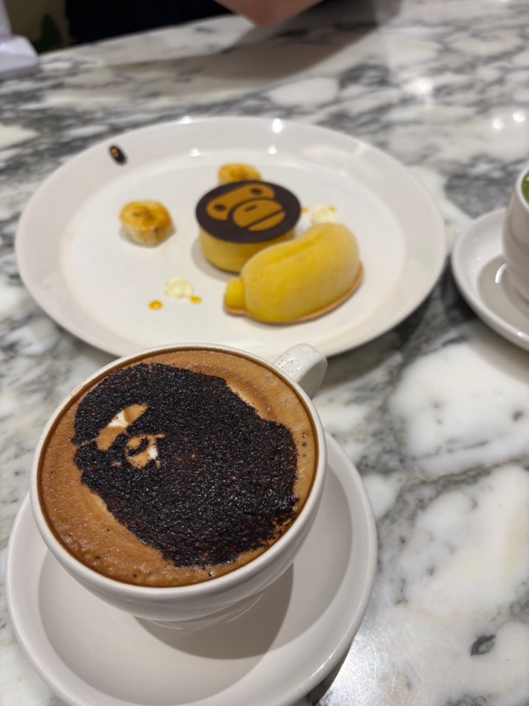 쿠알라룸푸르 KLCC 수리아몰 베이프 카페 Bape cafe : 네이버 블로그