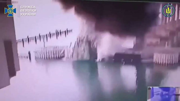 Ukraine strikes Russia's strategic Kerch Bridge to Crimea : 네이버 블로그