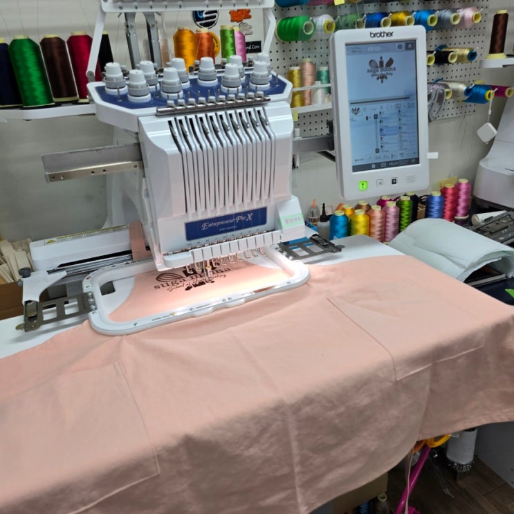 앞치마자수 커스텀자수 로고자수 소량자수 단체자수 컴퓨터자수 제작전문 / 슈가마마 홈베이킹스쿨 유니폼 자수제작 히스토리 : 네이버 블로그