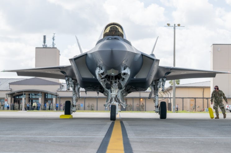 더욱 진보된 "페라리" F-35에 추가될 수 있는 6세대 전투기 기술 : 네이버 블로그