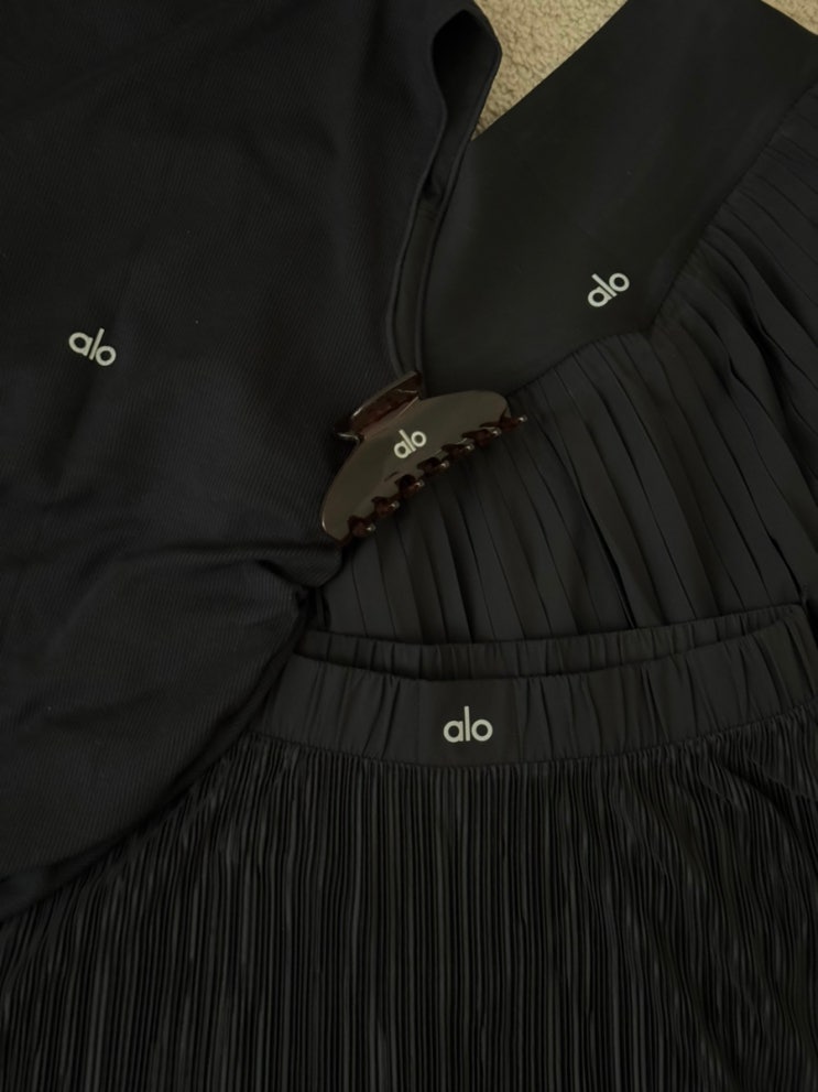 [알로 alo] 새벽에 미친척하고 질러버린 $300불 언박싱🖤 (반품을 곁들인..) : 네이버 블로그