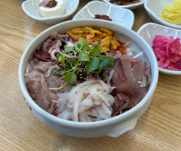 [속초 맛집] 물회,비빔밥,미역국까지 모두 완벽했던 '속초항아리물회' 솔직후기 : 네이버 블로그
