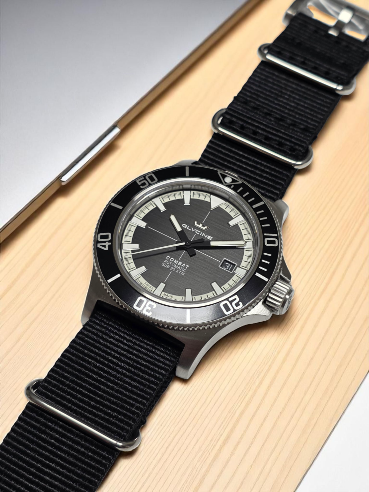 글라이신 컴뱃서브 42, Glycine Combat Sub 42 GL0527 리뷰 – “다이버 워치의 정석, 하지만 얇고 ...