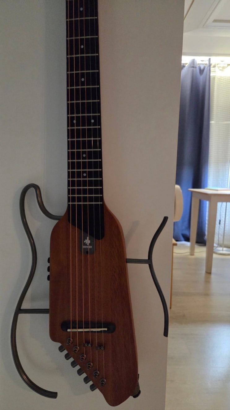 밤에도 조용히 연습할 수 있는 도너 사일런트 기타(Hush-1) 1년 사용 후기. 사야 할까? : 네이버 블로그