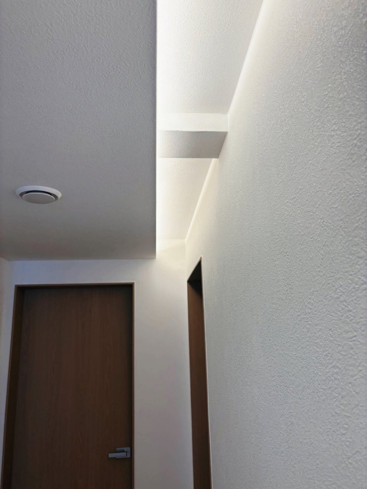 경기도 성남 중앙동힐스테이트 46평 153A 디아망 리얼회벽매트화이트 Pr034-01 무몰딩 도배 인테리어 : 네이버 블로그