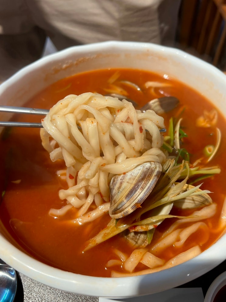 [천안] 신세계백화점 푸드코트 한끼 먹을만한 곳 추천 '한강로 칼국수' : 네이버 블로그