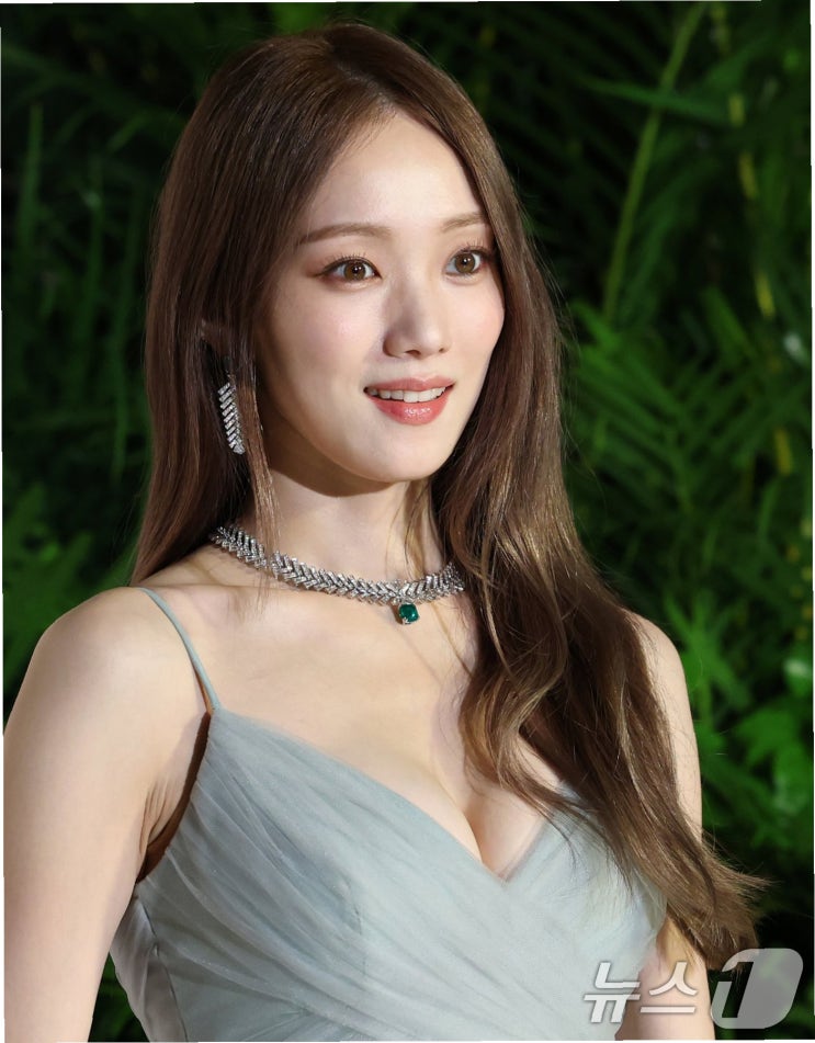 이성경, 174cm 50kg의 완벽 비율! '착한 사나이'로 보여줄 새로운 매력 : 네이버 블로그