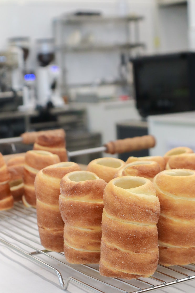 천안 대형 카페, 아이랑 굴뚝빵 아이스크림 몽브 : 네이버 블로그