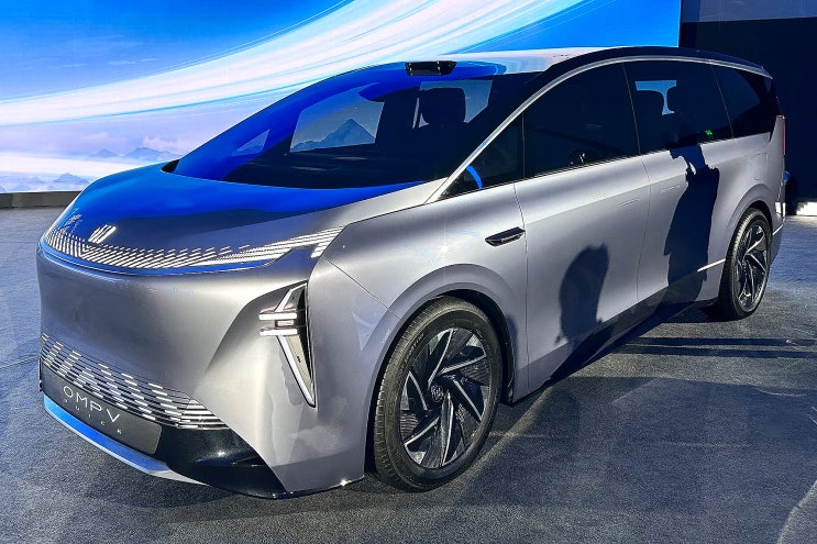 "카니발은 상대도 안되죠" 뷰익, 프리미엄 전기 미니밴 '일렉트라 MPV 컨셉트' 공개 : 네이버 블로그