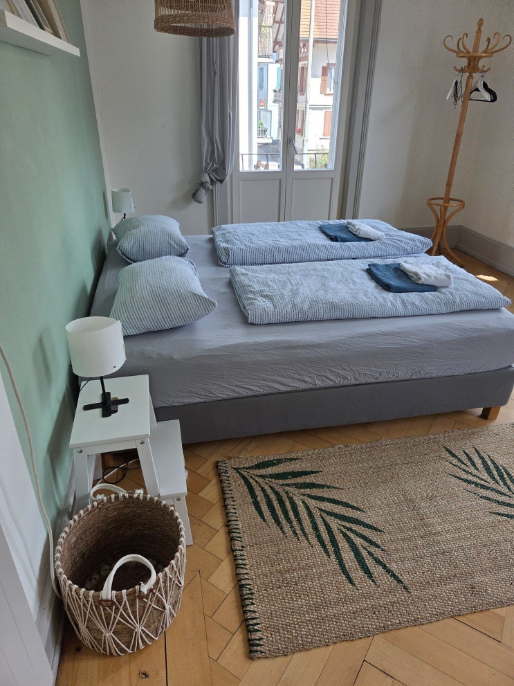 [가족과 유럽여행] 13-1. 인터라켄 서역 에어비앤비(호스트:Remo) 4인 숙소 후기 : 네이버 블로그