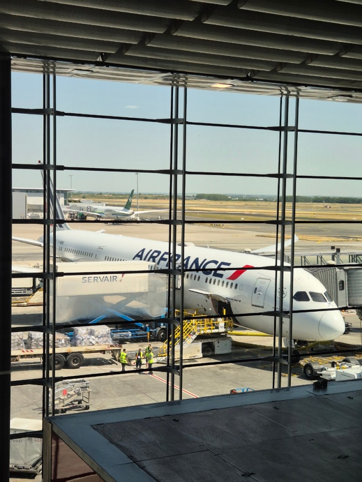 2025.07 리옹 한달살기 / 에어프랑스 파리행 항공기 AF267 탑승 후기 : 네이버 블로그