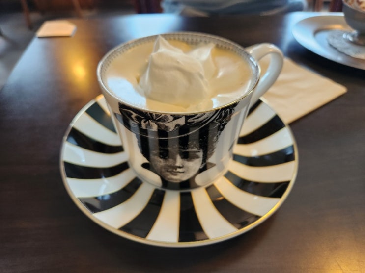 [보헤미안박이추커피 본점] 강릉 영진해변 카페 추천 웨이팅 없이 가는 팁 : 네이버 블로그