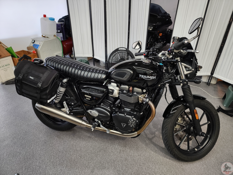 [2025.7.23] 트라이엄프 스피드트윈 900 & BMW R1200RT 엔진오일 및 브레이크 오일교환 : 네이버 블로그