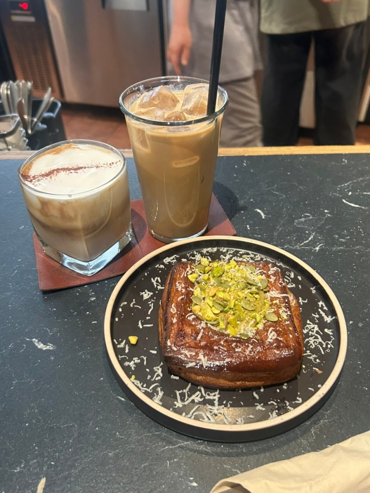 [히트커피] HIT COFFEE 한남동 카페 커피 맛집 추천 이태원 카페 추천 (내돈내산) : 네이버 블로그