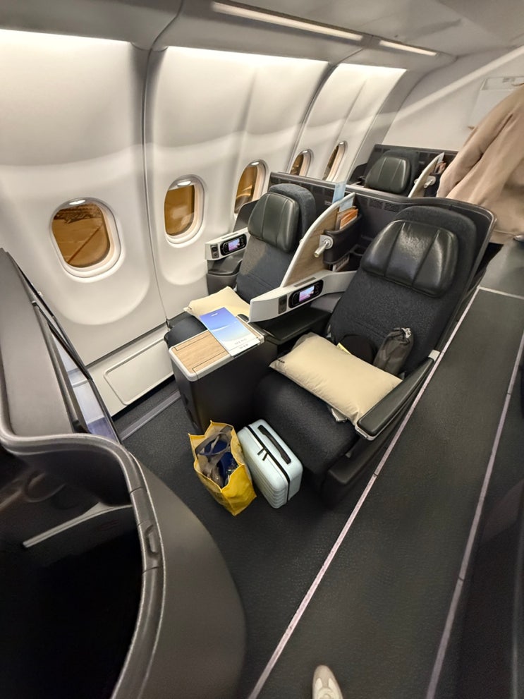 아시아나 마일리지 스타얼라이언스 발권 탑승후기 2. 에바항공 BR721 PVG-TPE A330-300 프리미엄로렐 비즈니스석 ...
