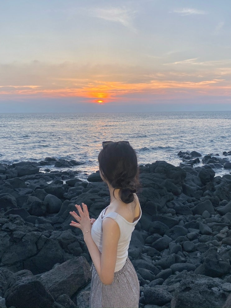 제주Day2 (2). 카페풀베개 | 연돈 | 오션뷰 해지개 | 애월노을 일몰산책 | 어촌계회센터 : 네이버 블로그