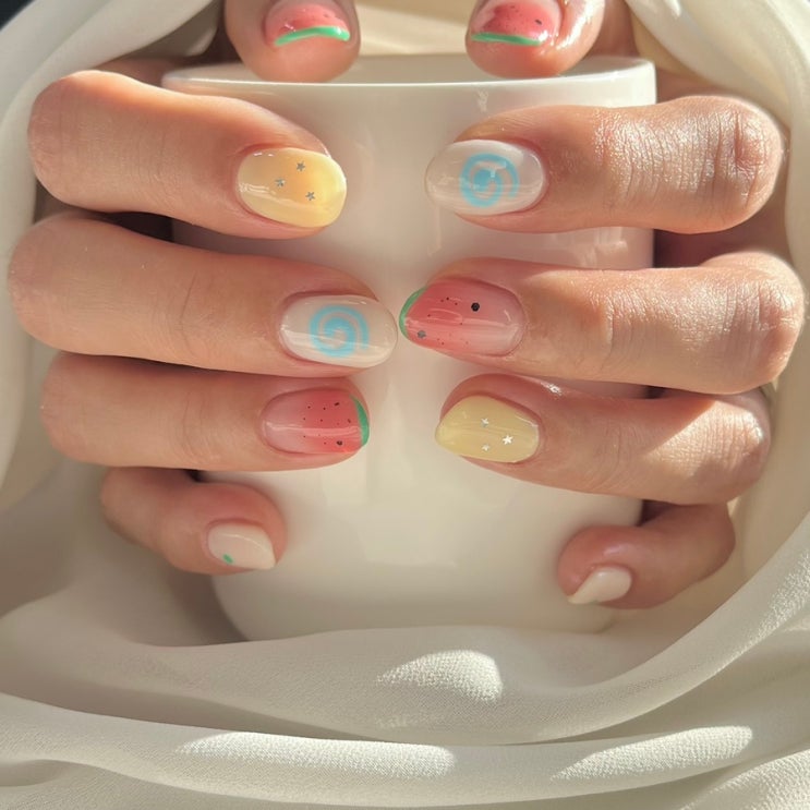 여름 감성 가득! 보기만 해도 기분 좋아지는 썸머네일 디자인 모음💅 : 네이버 블로그