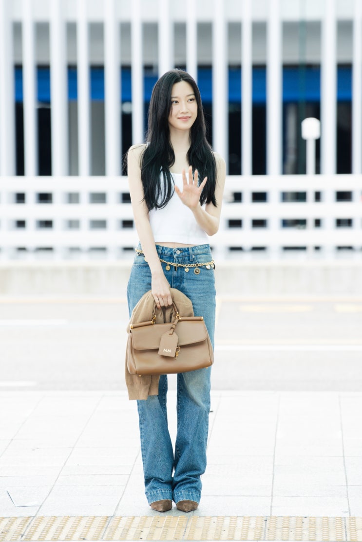 문가영 패션 공항 사복 옷 가방은 돌체앤가바나 여자 명품 토트백 캐시미어 가디건 추천 네이버 블로그