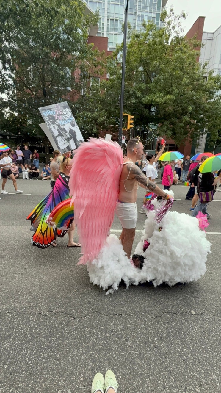 [048] 일상 / 2025년 밴쿠버 프라이드 퍼레이드 : 네이버 블로그