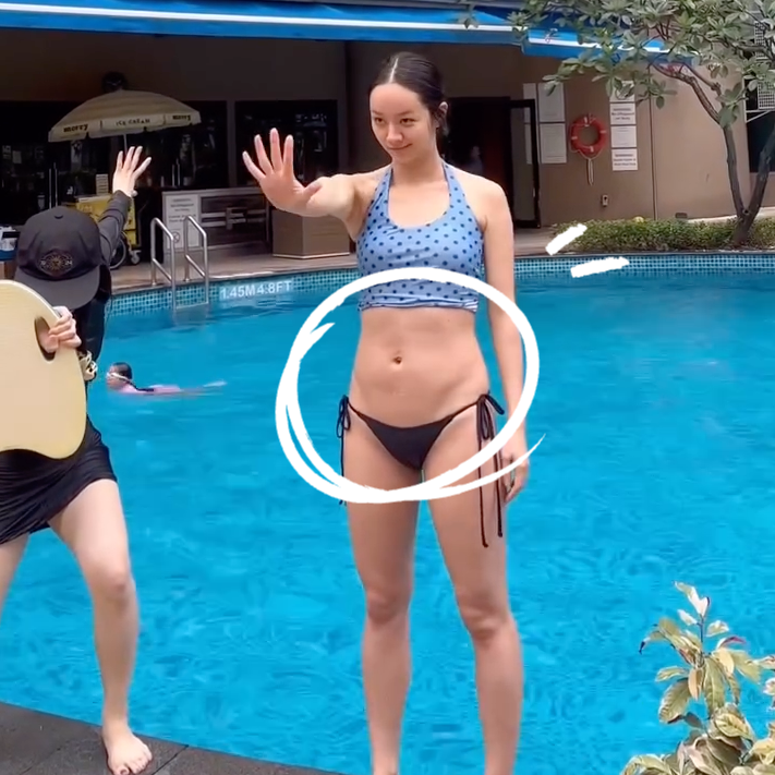 어벤져스 혜리, 인간적인 뱃살 드러낸 비키니 수영복 자태 : 네이버 블로그