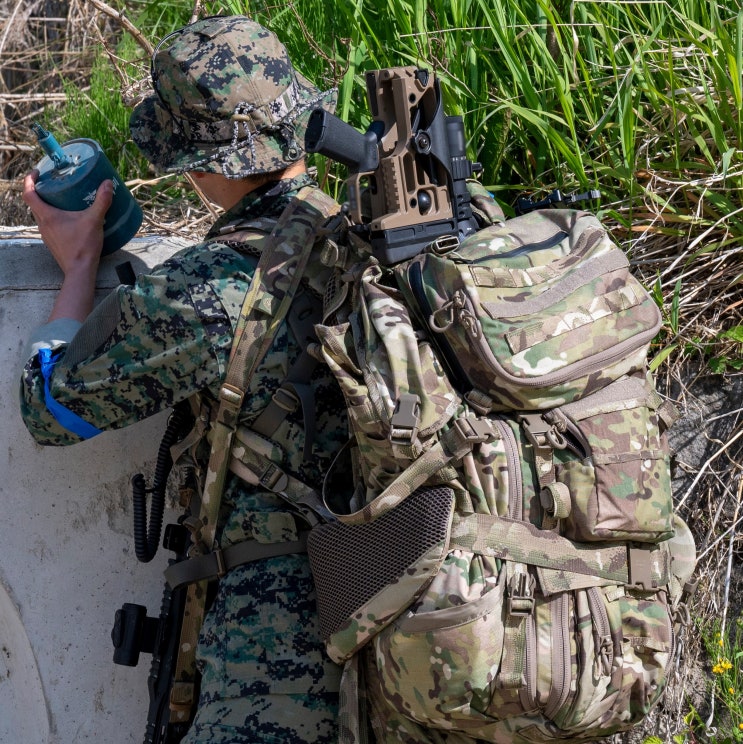 바렛 MRAD 저격총과 K1A 소총을 동시에 갖춘 707 특임단 요원 : 네이버 블로그