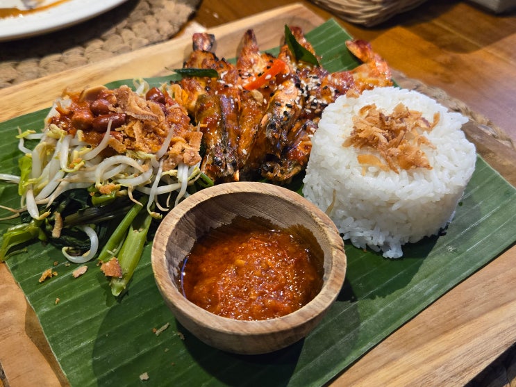 발리 우붓 맛집 Nikuna Warung :: 뻔한 미고렝, 나시고렝 말고 색다른 메뉴 도전기 : 네이버 블로그