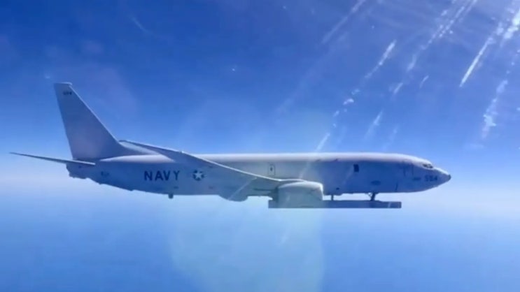 AN/APS-154 AAS를 달고 감시 비행중인 P-8A 포세이돈의 모습! : 네이버 블로그